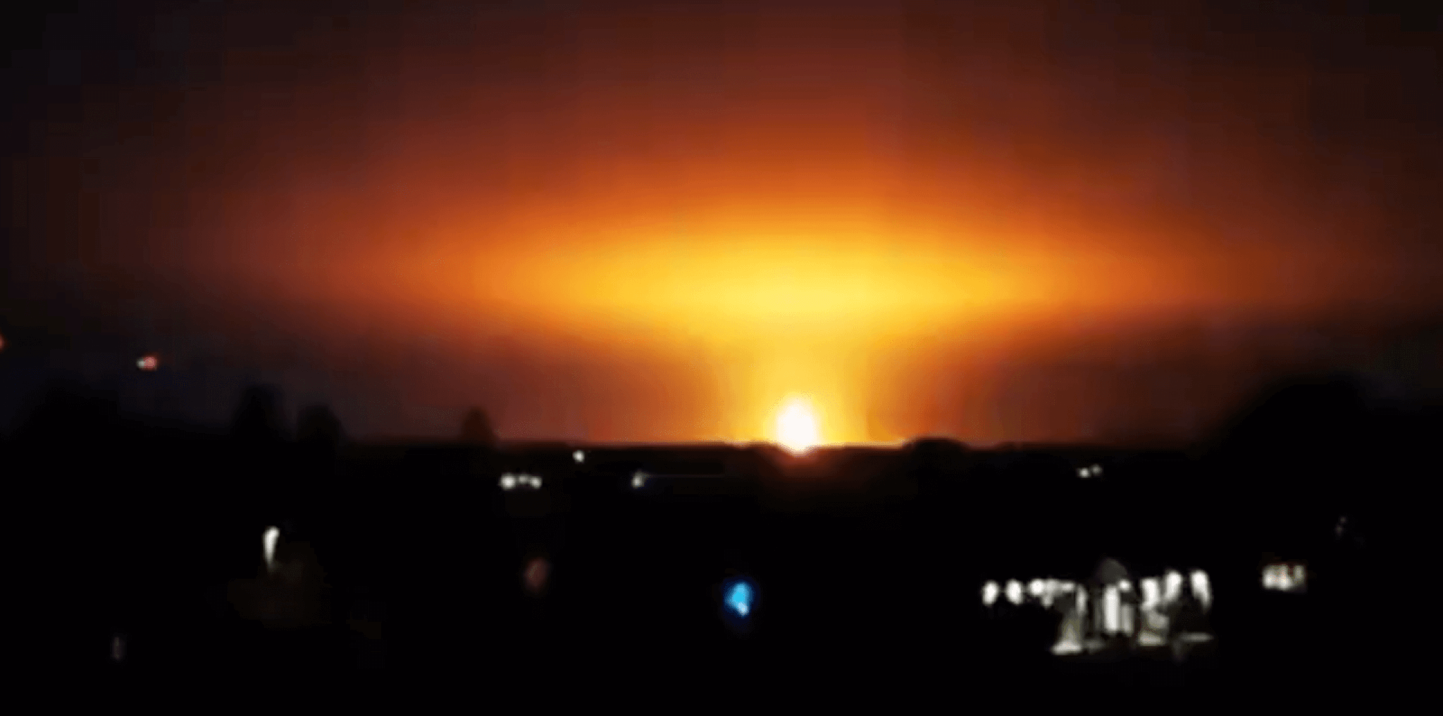 Huge Explosion lightens up Sky near Oxfordshire UK — Emirates Recorder